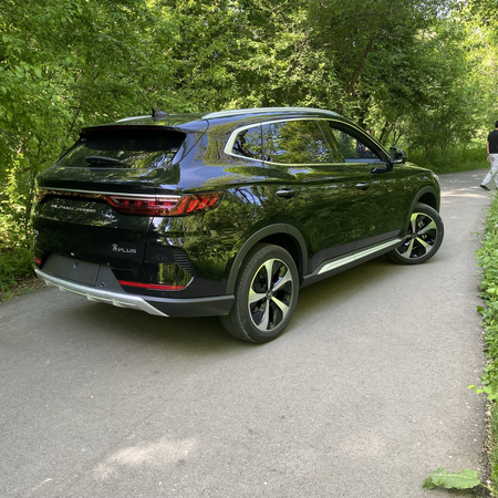 BYD chempyon qora rangda