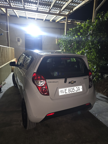 Spark sotiladi 2015 km 34000 ming paket xolati