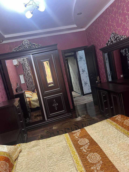 Bez makler yunusobod 2 unversam bozor yonida 4 hona alohida honalari