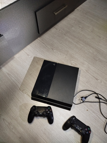 Консоль: PlayStation 4 (модель Fat).