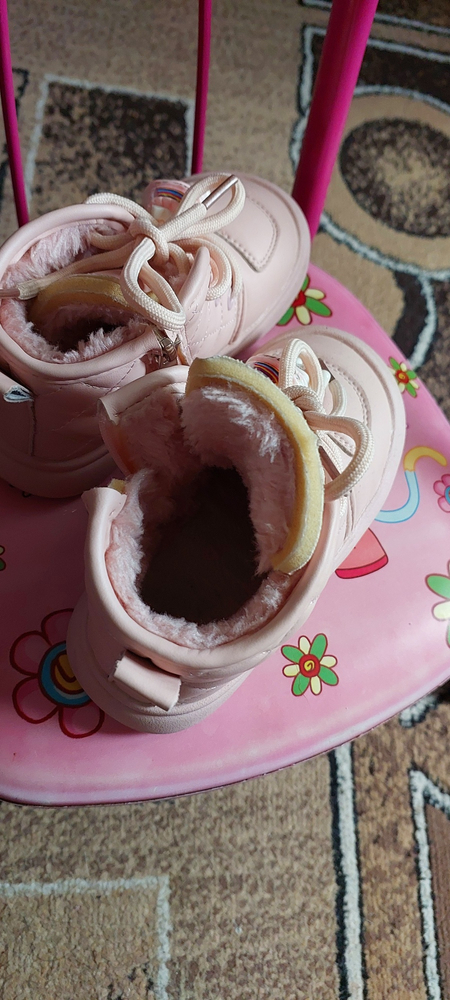 Продам детские тёплые кроссы