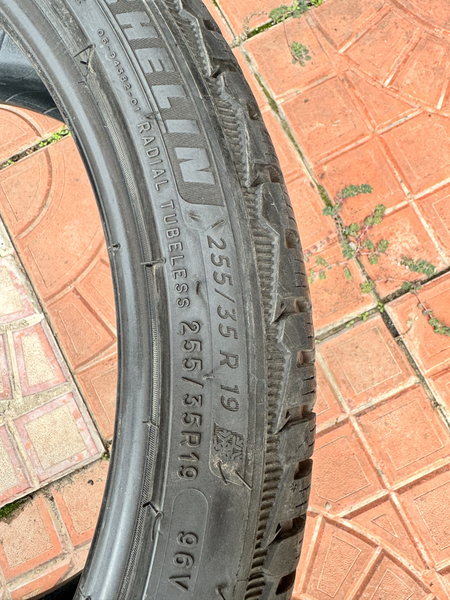 Комплект зимних шин Michelin