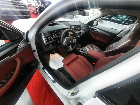 Sotiladi bmw i x3