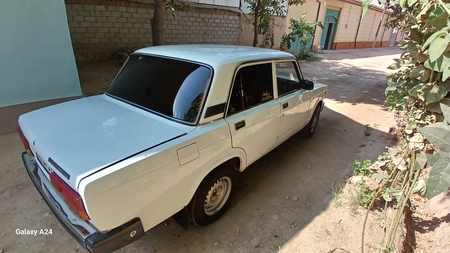 Jiguli 2107 sotiladi