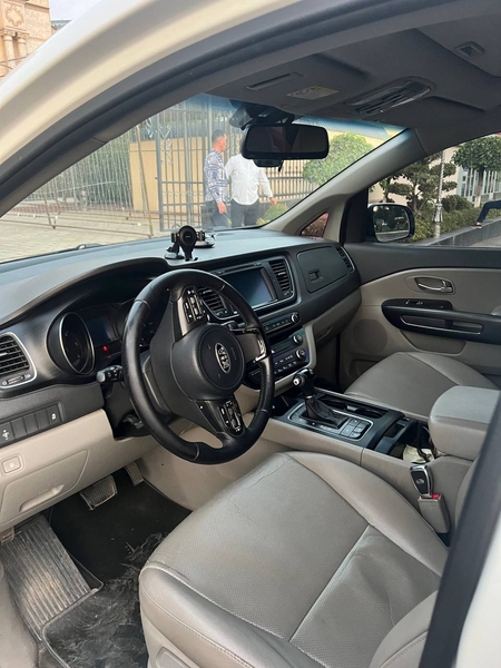 Продается Kia Carnival