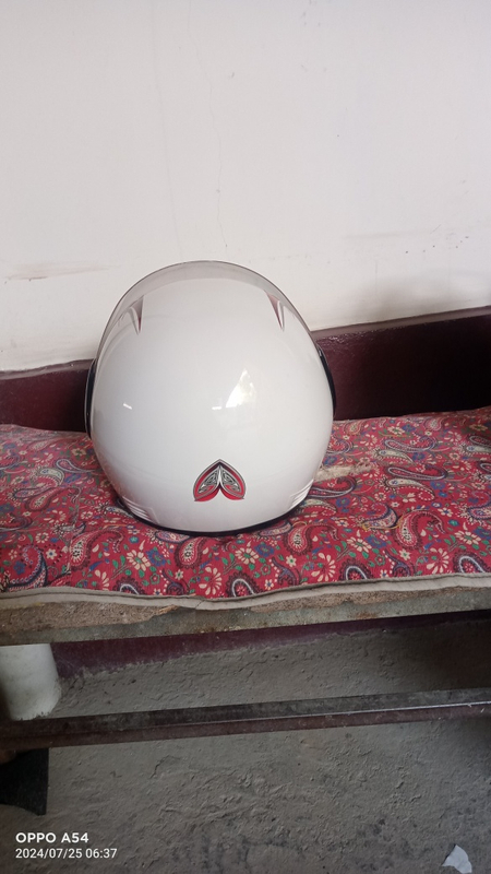 Moto kaska sotiladi
