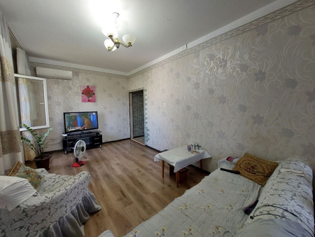 Продаю 2 ком квартира на 4 этаже 4 этажного дома. Авиосозлар 2