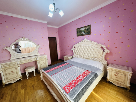 ПРОДАЁТСЯ 4 / 4 / 4 …168 кв ( попугайчик)