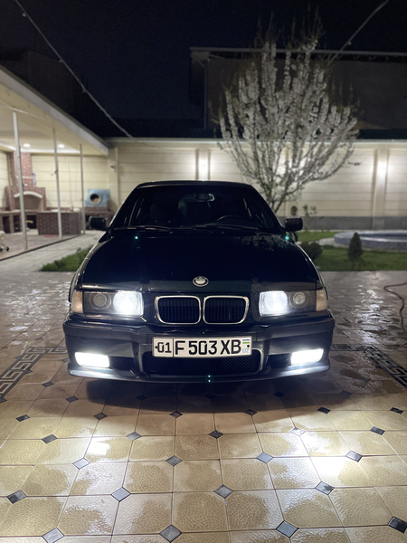 Bmw E36 1.9L  Hamma ishi qilingan tayyor