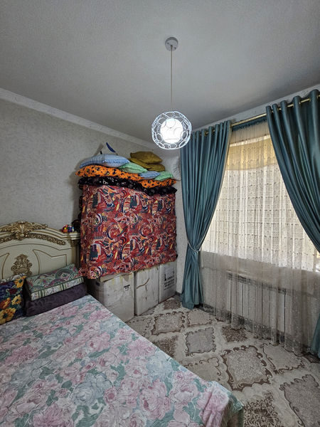 Срочно.  Продаётся 3-х комнатная квартира.