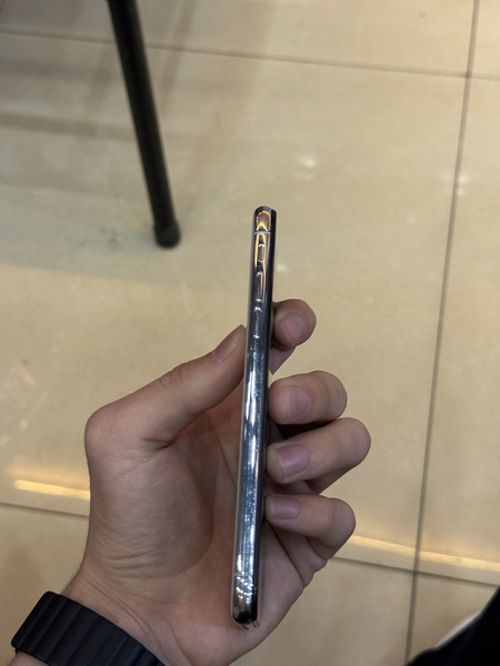 Iphone x xolati zor aybi yo’q karobka dakument xamayog’i bor