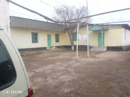 Уй сотилади 8 хонали ошхона молхона гараж баня 70 сотих кадастр бор
