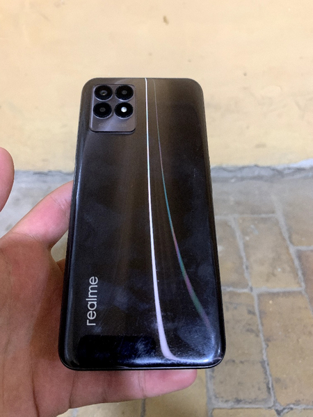 Realme 8i 2022 bir qoʻl ishlagan