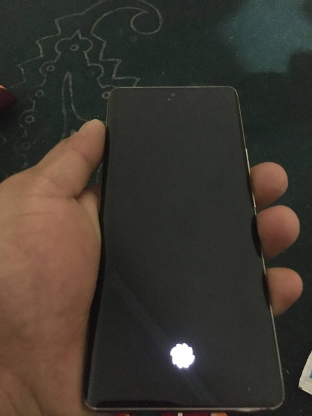 Infinif zero 30 256 GB bir qol iwlagan 2 oy ishlagan tel