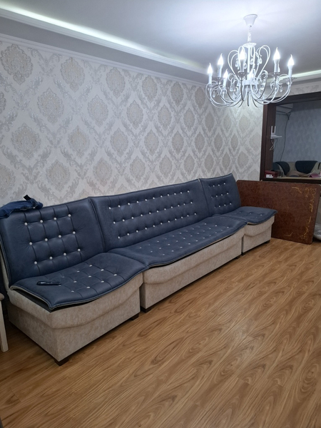 Продаётся 3 комнатная квартира, 4 микрорайон, 4 этажного дома,1 этаж.