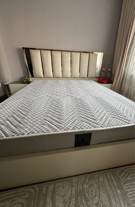 Yangi matras sotiladi