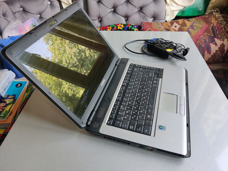 Ноутбук Toshiba на запчасти