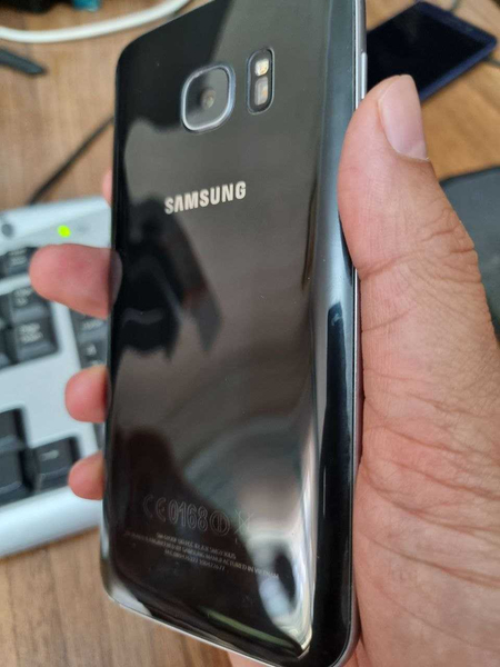 Продам Samsung S7