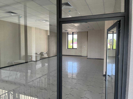 Сдаётся в аренду помещение 2000 m2, 3 этажа