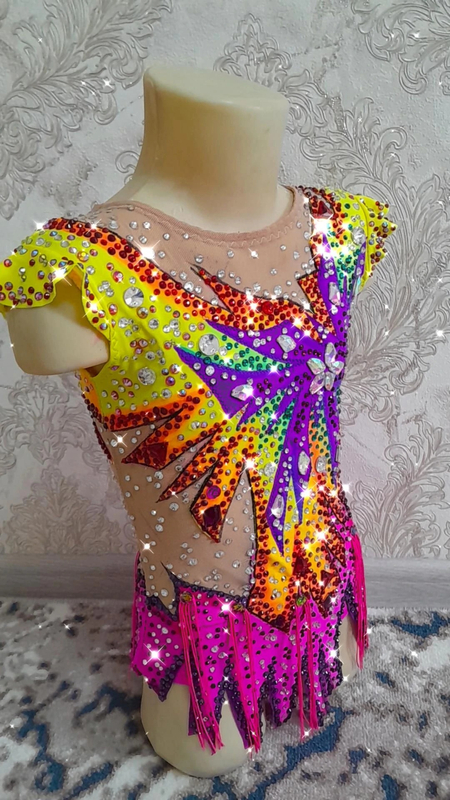 Новые купальники для художественной гимнастики  на 6-8лет.
