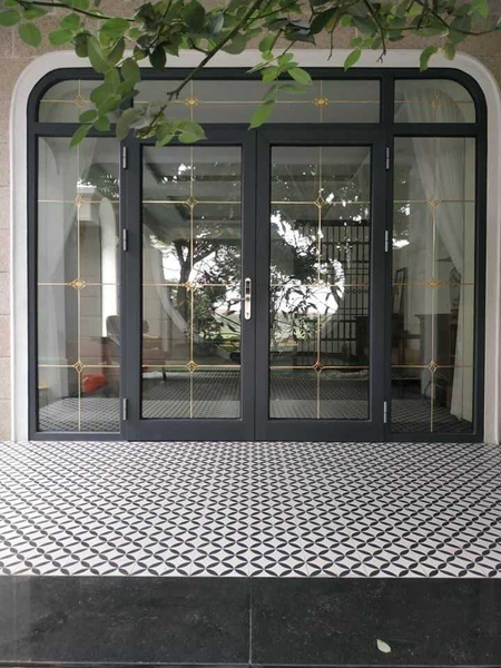 Akfa plast oq kv.m. 65 $ Toshkent boyicha xizmat korsatamiz