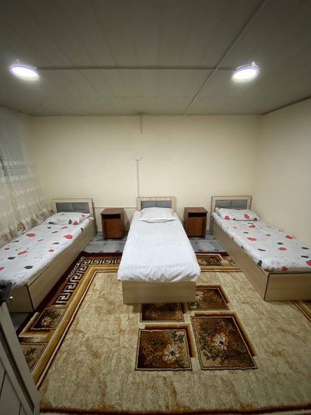Mehmonhona.hostel aeroport yaqin