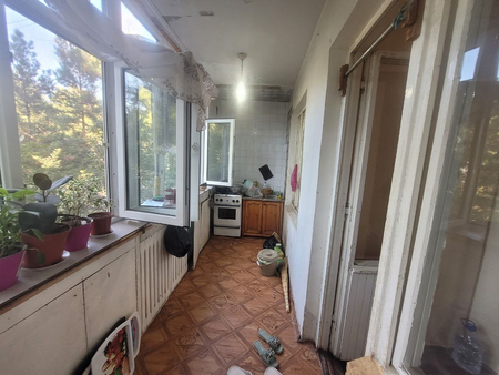 Продам 2 ком Юнусабад 11 квартал\\n52м2 \\nБалкон 1.5-6 \\nКомнаты Смежные