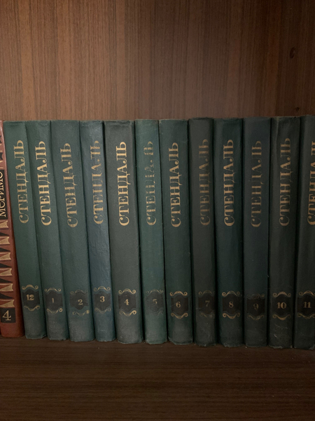 Продаются книги, подписные издания.