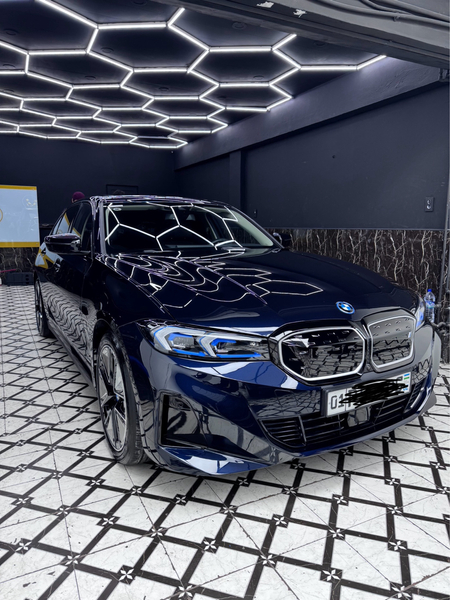 Продаётся свой BMW 40L nigtht sport в идеальном состоянии
