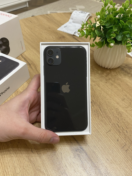 iPhone 11 / 64GB / Black