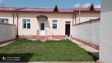 Ховли  (коттедж) сотилади  4 хонали 2 сотих 200 м2