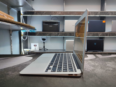 Macbook Air i5/4/60
