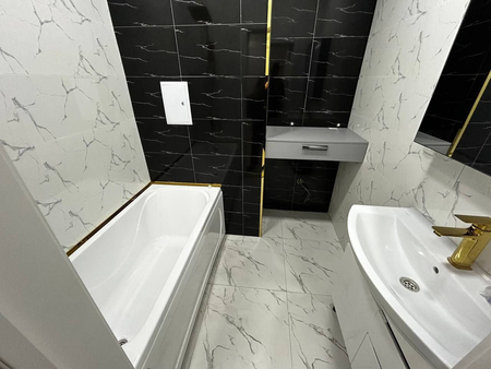 продается квартира 3/5/6 - 75м² на массив. Феруза