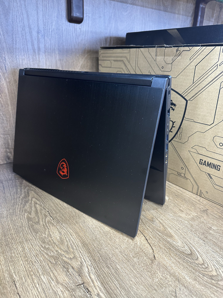 Msi GF63 мощный игровой ноутбук i7 16/512 RTX4050-8 гб windows 11