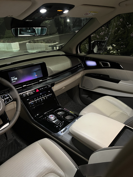 Kia Carnival Hi Limousine