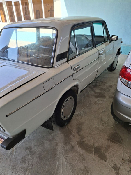 Vaz 2106 srochna sotiladi. Metan gazi bor. Holati yaxshi. Audio system