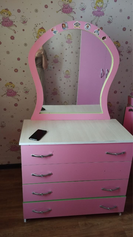Sotiladi detskiy mebel