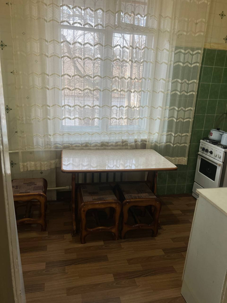 Аренда Чиланзар 1 КВ 2/2/4 Высокопотолочка ориентир 103 школа.