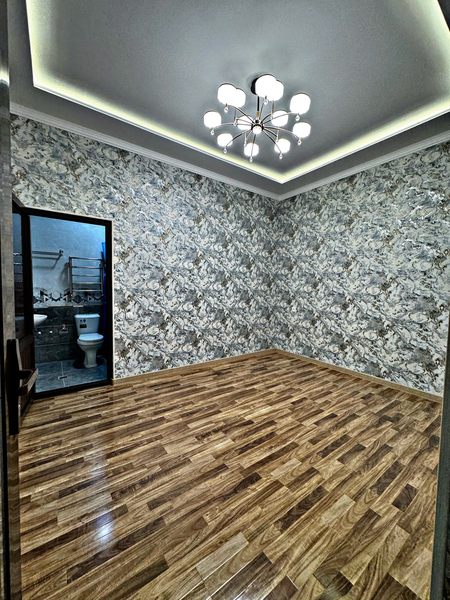 Tashkent Olmazor r. Qorasaroy k. 28 maktab qarshisida
