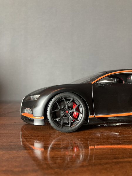 Bugatti Chiron M1:18