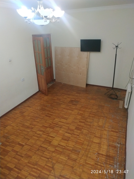 2x  kvartira Mirzo Ulugbek t.Qorasuv 3/7/5