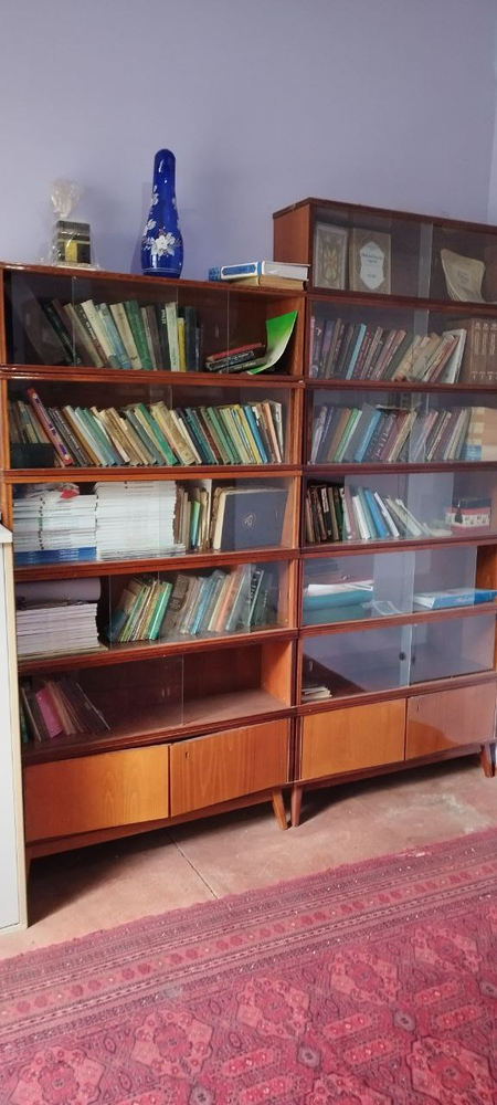 Продаётся книжный полки