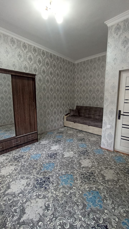Шахар марказида жойлашган 1 хоналик квартира ижарага берилади.