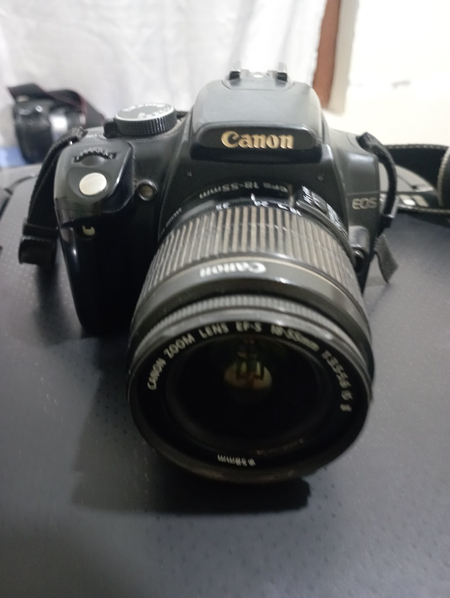 Canon 350d sotiladi
