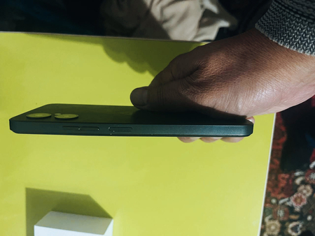 Ajib telefon sotiladi