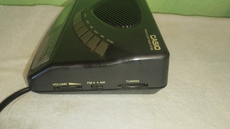 Продаю радиоприемник CASIO RT-90.
