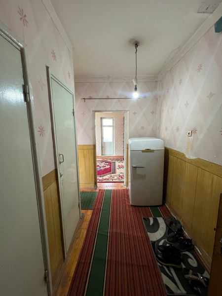 Аренда 1 хона 8 етаж 9 етажл  беруни метро 1.хонали
