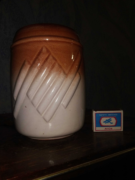 Вазы цветочные продаются.