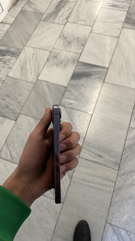 Iphone 14 pro purple