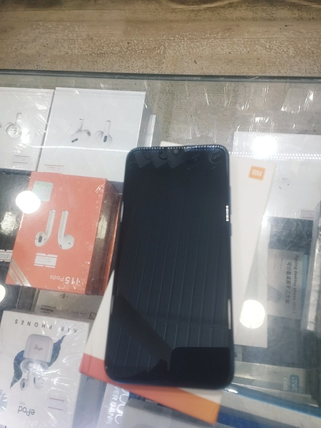 Redmi 7 sotiladi